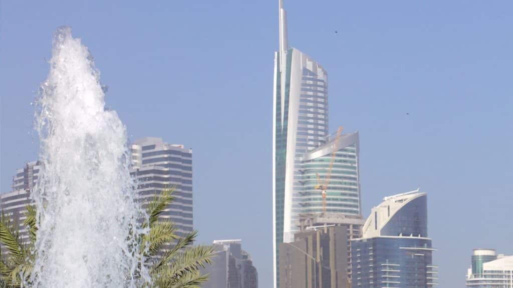 Almas Tower : hauteur du gratte-ciel